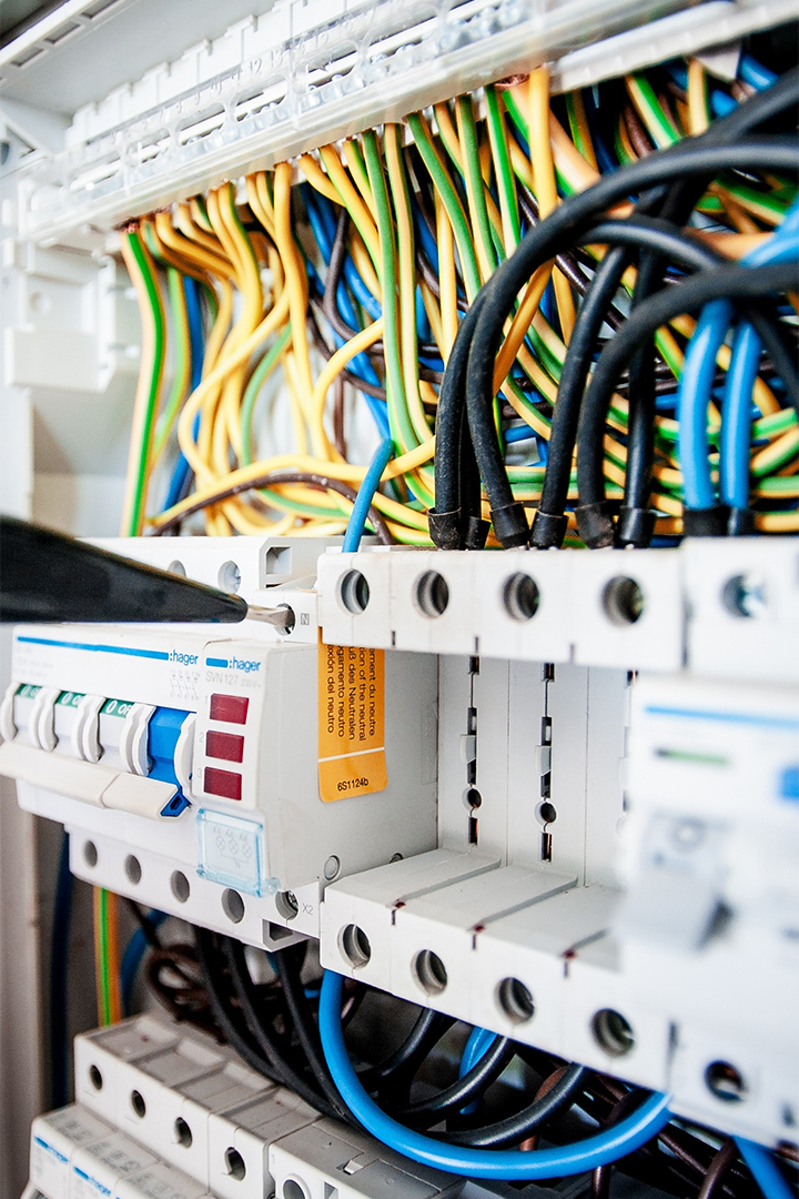 Ponte en Contacto | Servicio Integral Eléctrico | Duma Energy Systems